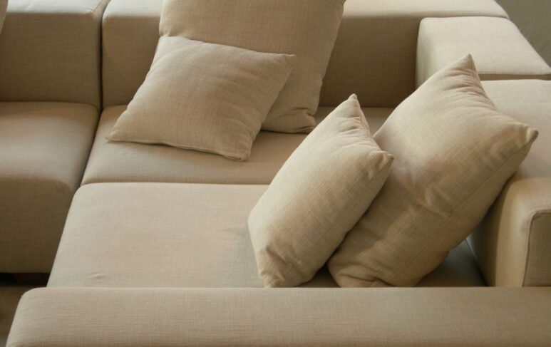 How To Dry A Wet Couch Fast? Quick Steps! » Gorilla Rooms